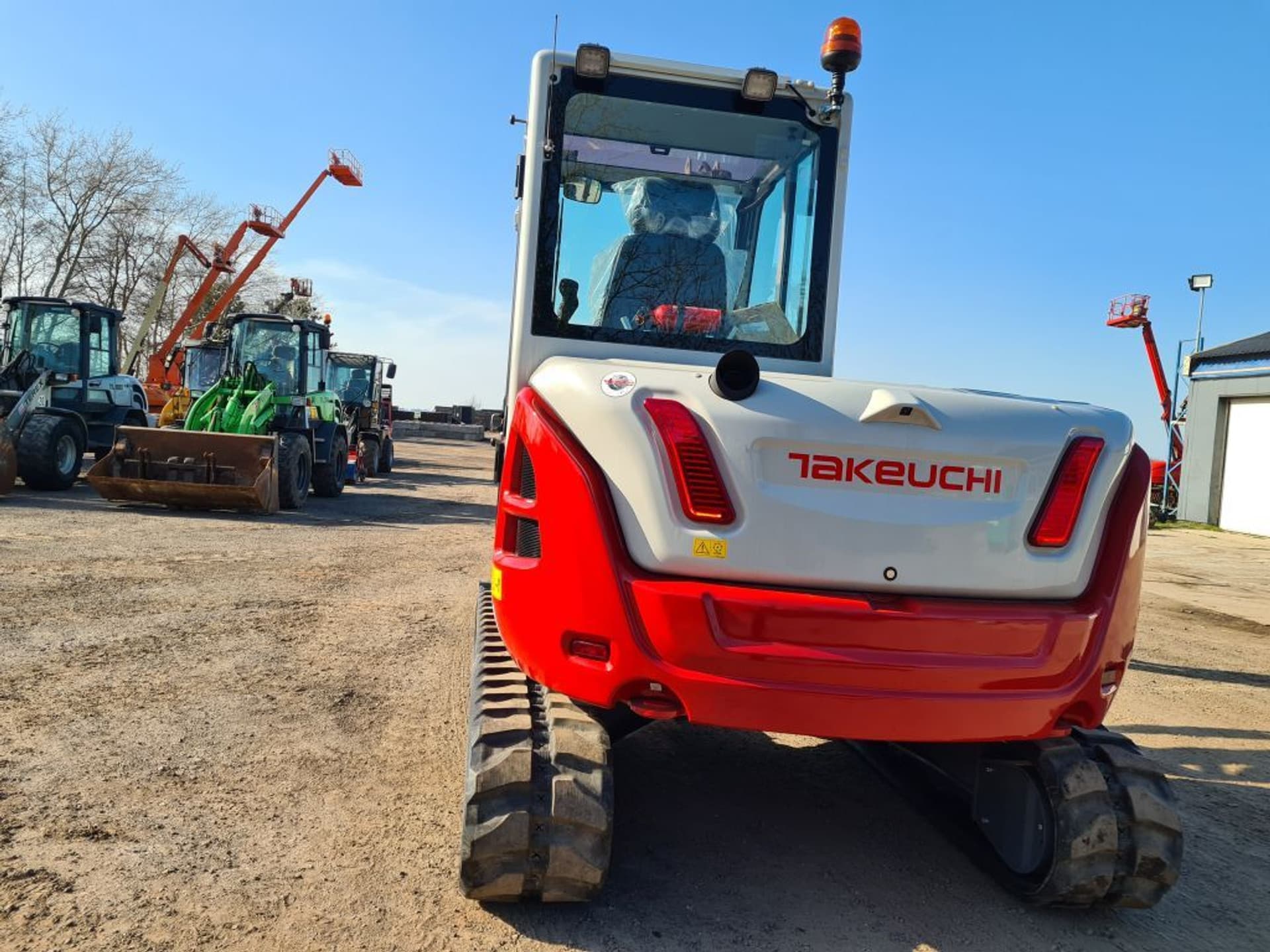 Takeuchi TB370 SPECIAL DEAL kopen | Gebruikt | Beequip MKB Equipment Lease
