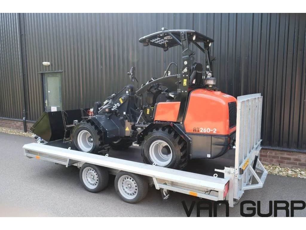 Giant G2500 X-TRA HD/ Kubota RT260-2 + Machinetransporte kopen ...
