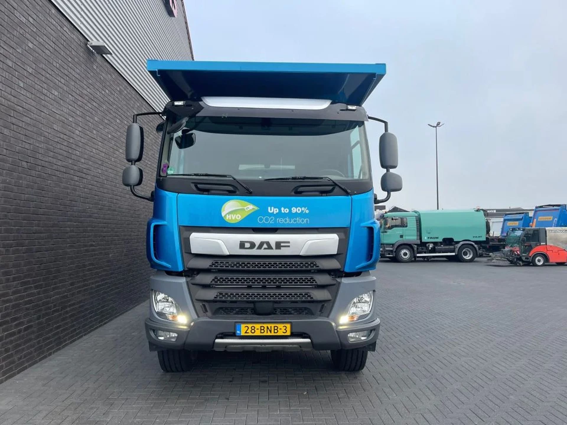 DAF CF 530 8X4 HEAVY DUTY MEILLER KIPPER/TIPPER EX DEMO TRUCK FROM DAF ...