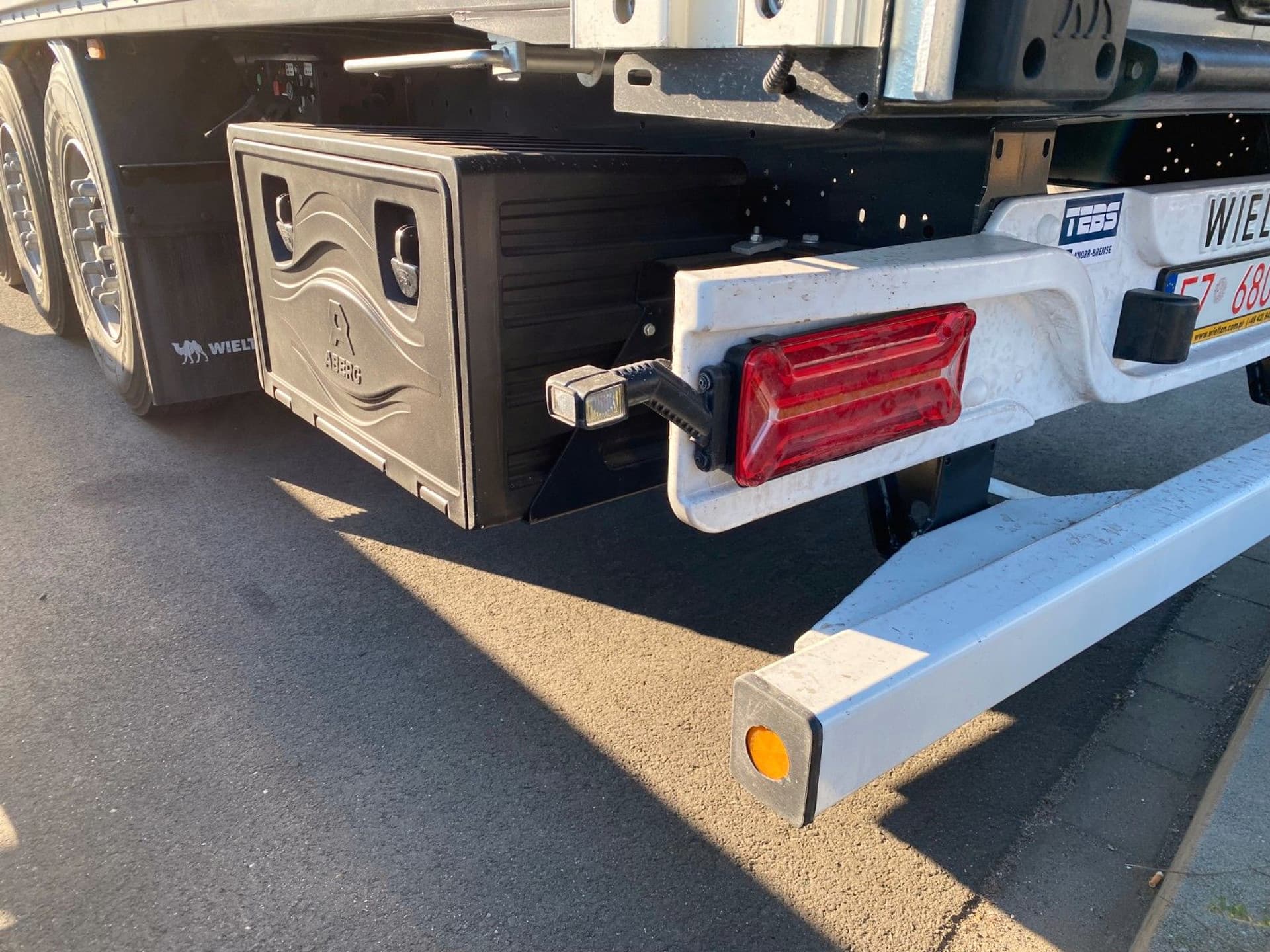 Wielton NF3DS Dry Master Box Trailer kopen | Gebruikt | Beequip MKB ...