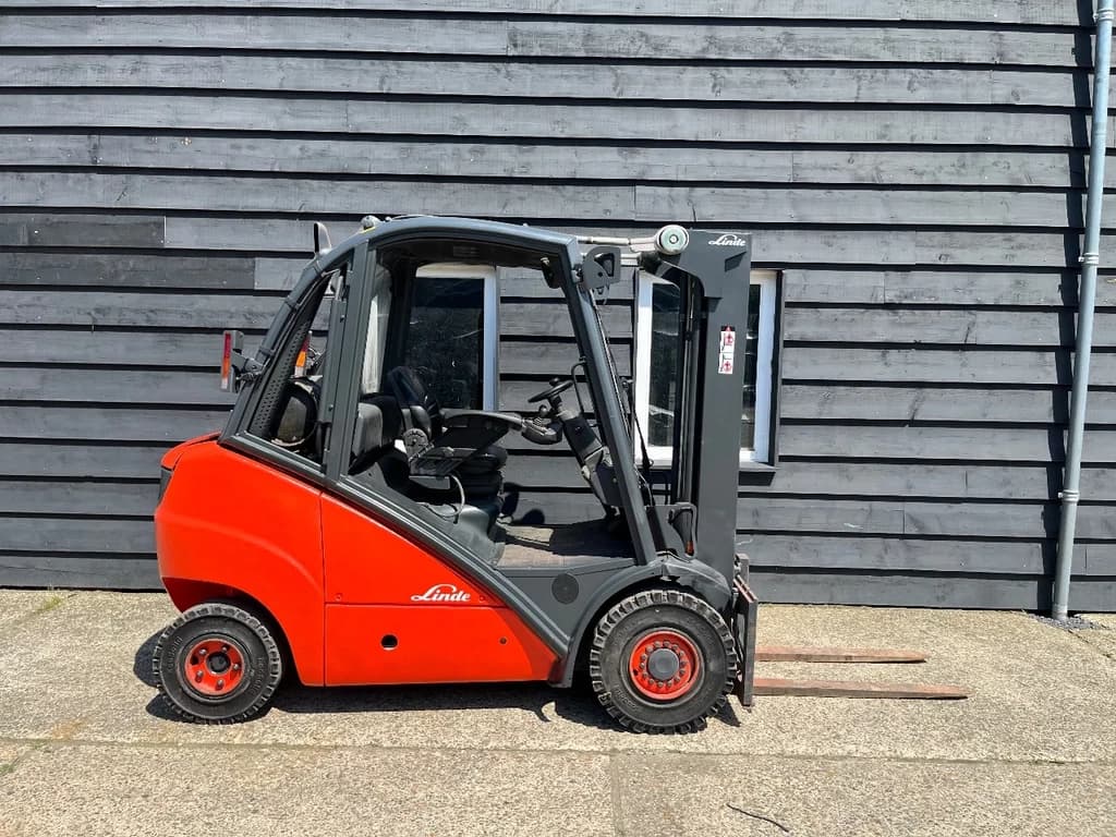 Linde H30T Heftruck LPG TRIPLO FREELIFT kopen | Gebruikt | Beequip MKB ...