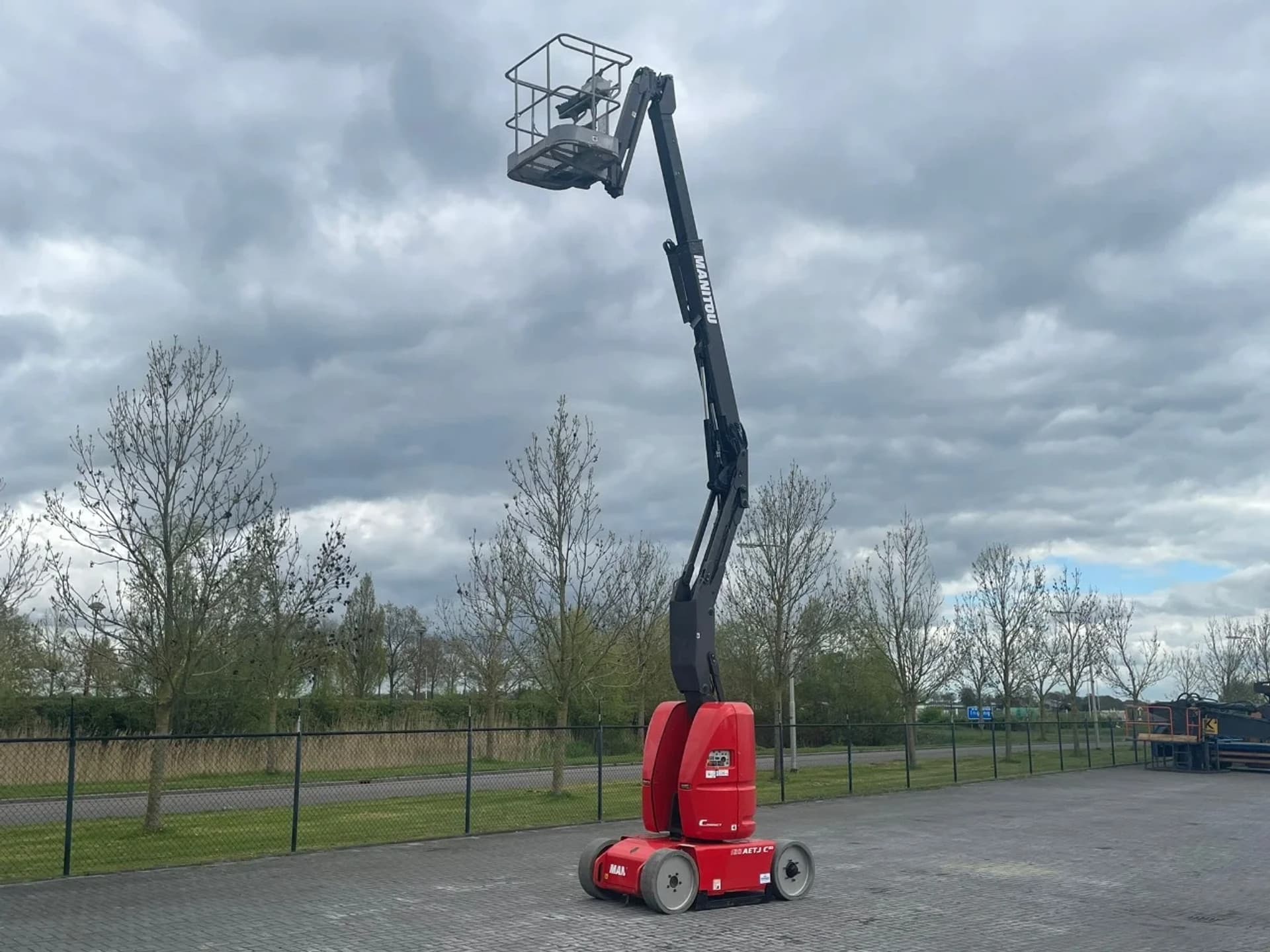 Manitou 120 AET JC 2 3D | 12 METER | ROTATING JIB | GOOD CONDITION ...