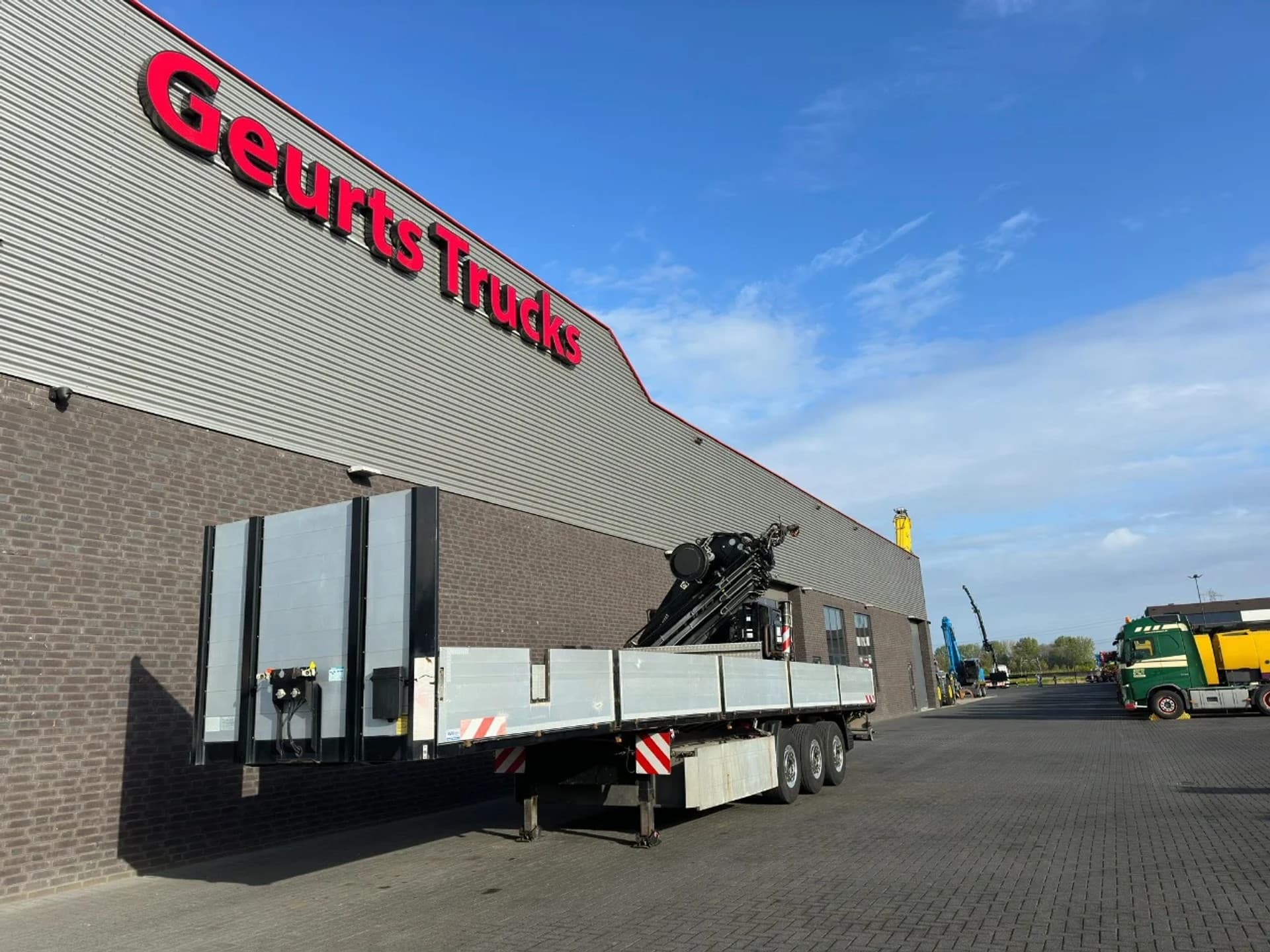 Wilken S24-2-2 OPLEGGER MET HIAB 377 EP-5 HIPRO ROLLER KRAAN/KRAN/CRANE ...