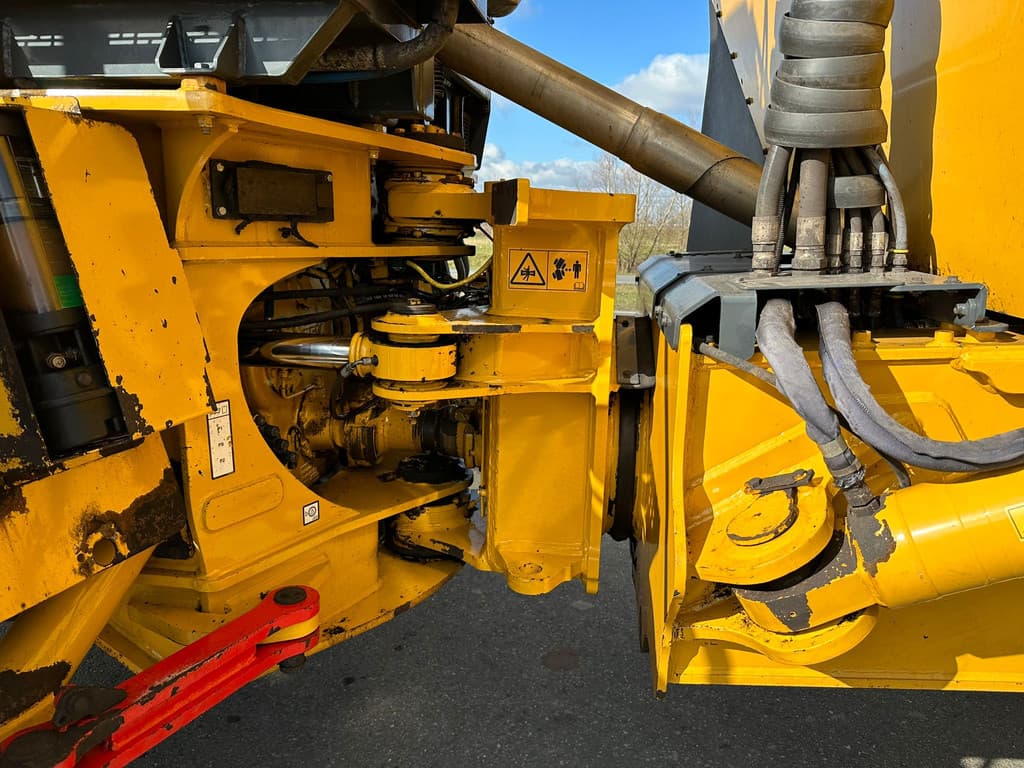 Bell B45E / CE certified - NEW tires kopen | Gebruikt | Beequip MKB ...